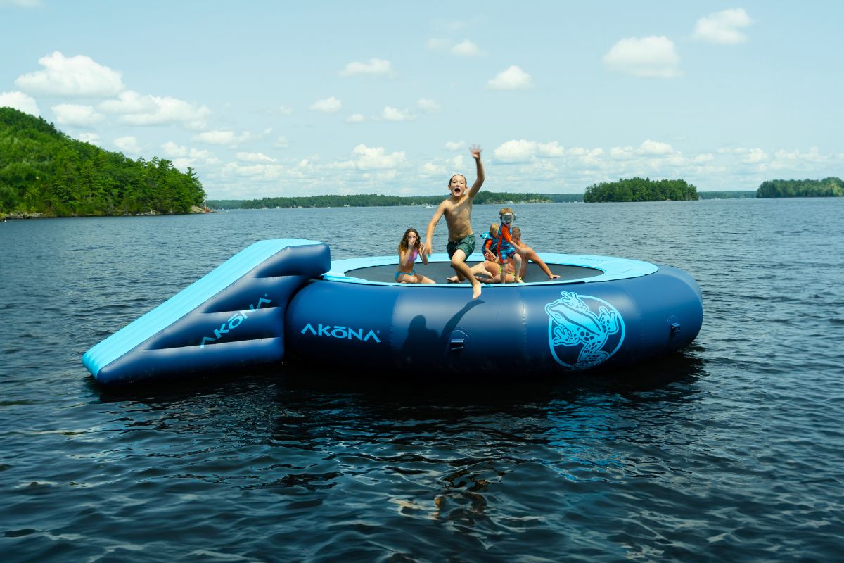 Akona Exuma 20 Inflatable Water Trampoline Park